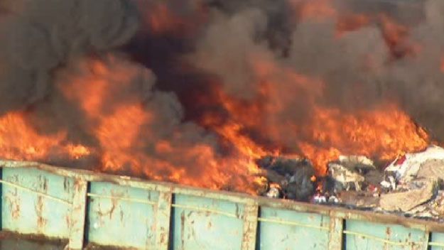 Fire Rages On Garbage Barge In Hutchinson River – NW Fire Blog